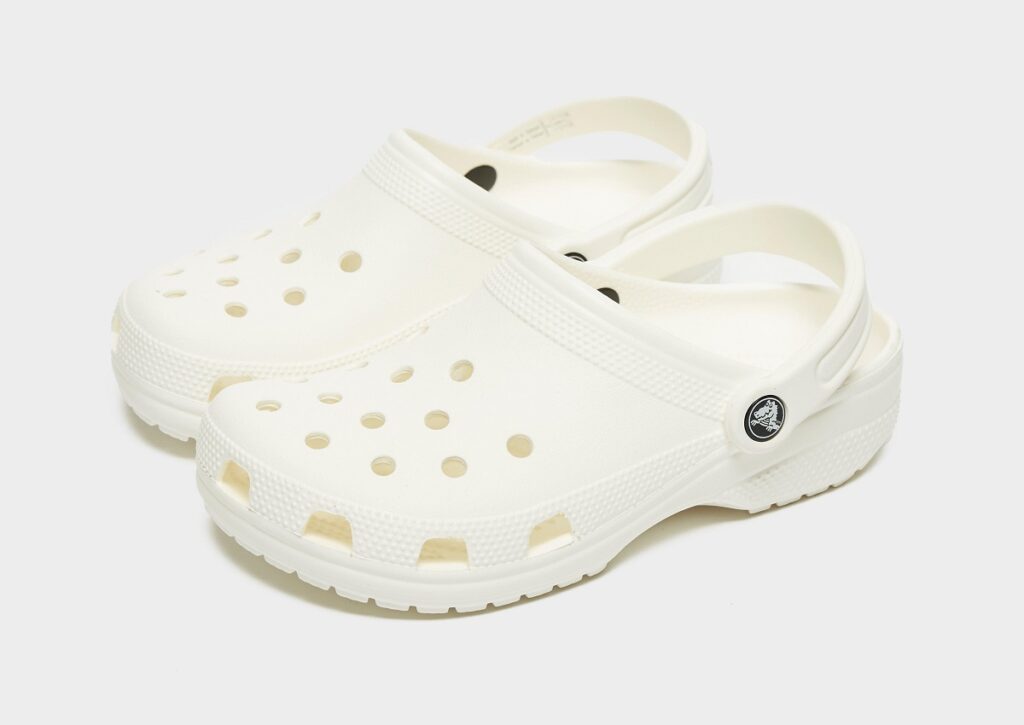 What Are the Best Outfit Combinations with White Crocs?